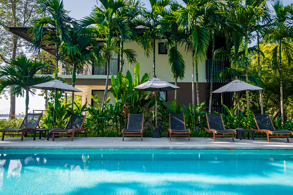 INFINITY POOLS - The River Resort